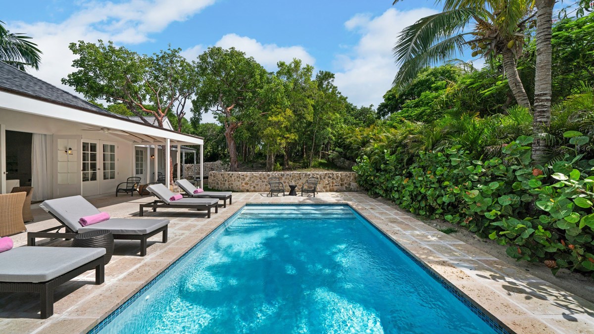 Lime House | Harbour Island, Bahamas Luxury Home | Inspirato